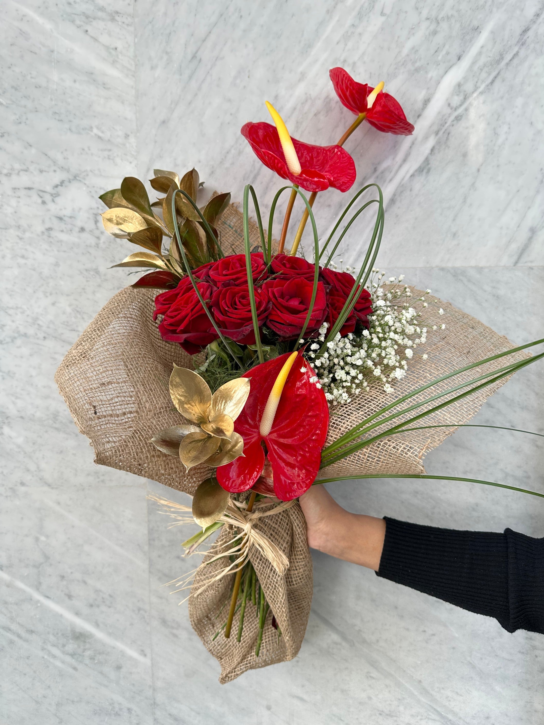 Unique Red Bouquet – Keni Flower Shop