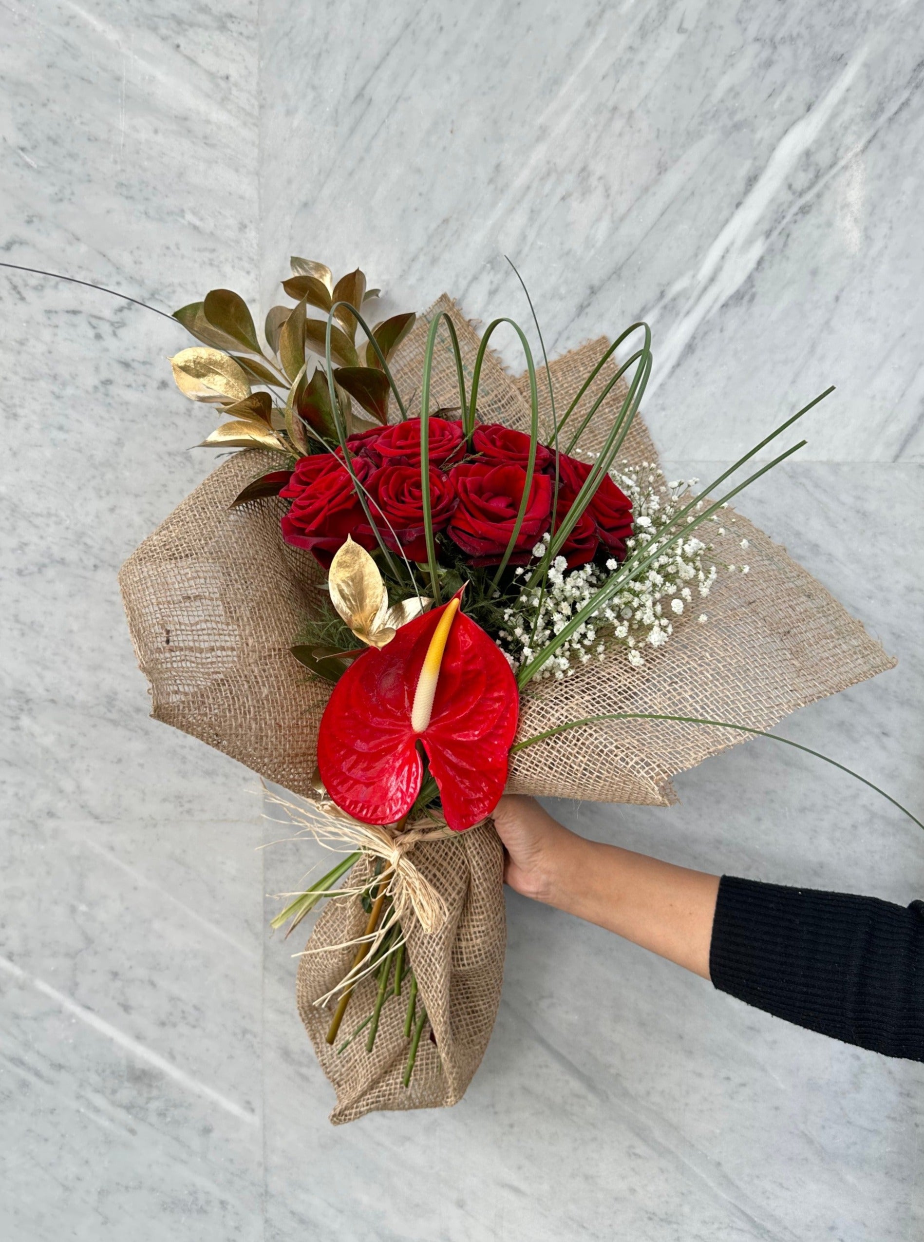 Unique Red Bouquet – Keni Flower Shop